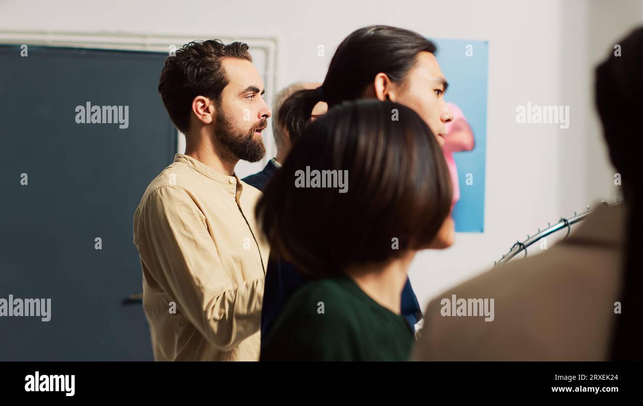 Pushing through the crowd hi-res stock photography and images - Alamy