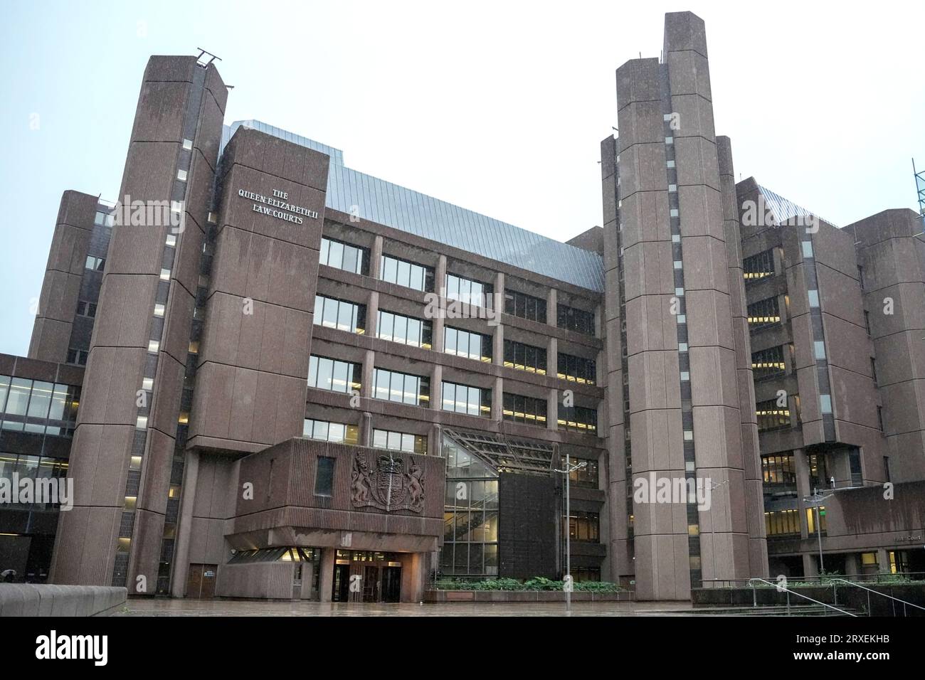 Liverpool crown court building hi-res stock photography and images - Alamy