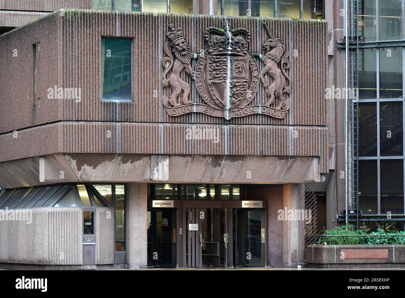 Liverpool crown court hi-res stock photography and images - Alamy
