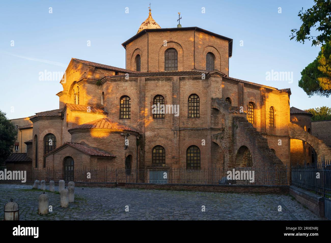 Basilica di San Vitale, one of the most important examples of early ...