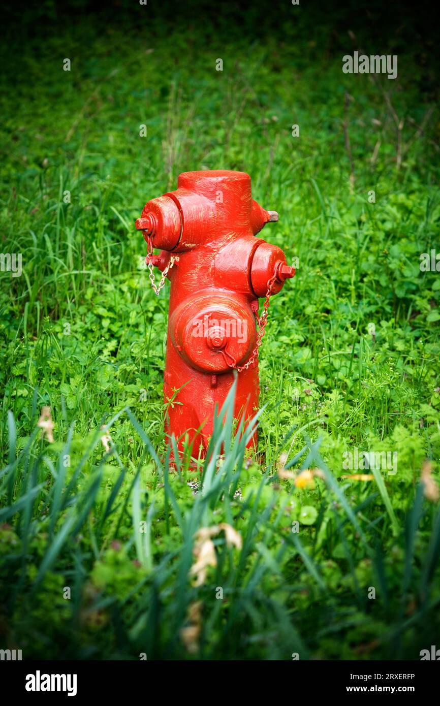 Red fire hydrant Stock Photo - Alamy
