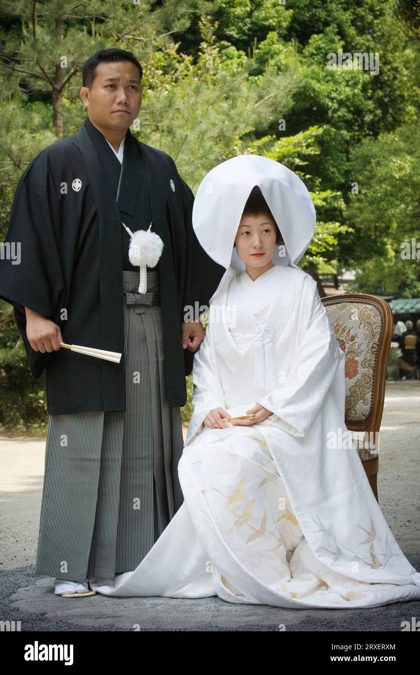Portrait of a traditional Japanese bride Stock Photo - Alamy
