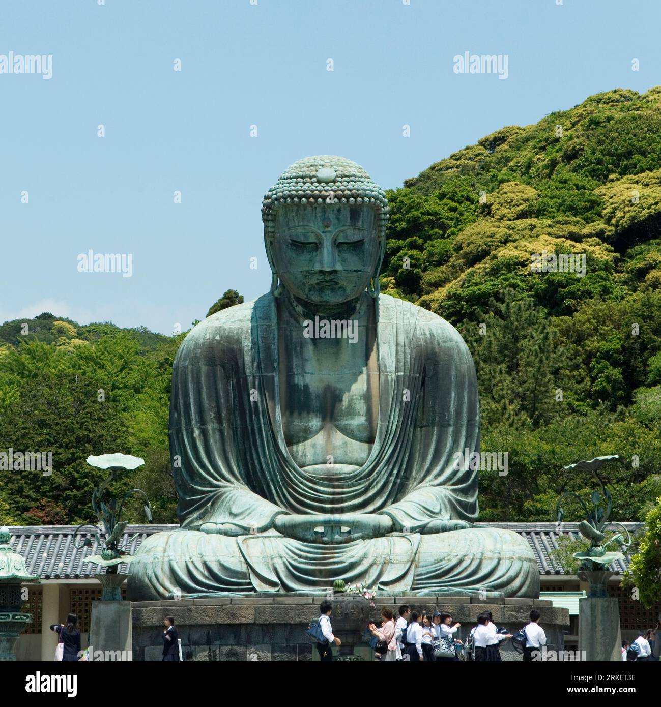 The Kamakura Daibutsu is a giant metal statue of Amida Nyorai, ocated ...