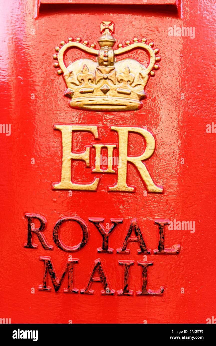 Royal mailbox hi-res stock photography and images - Alamy