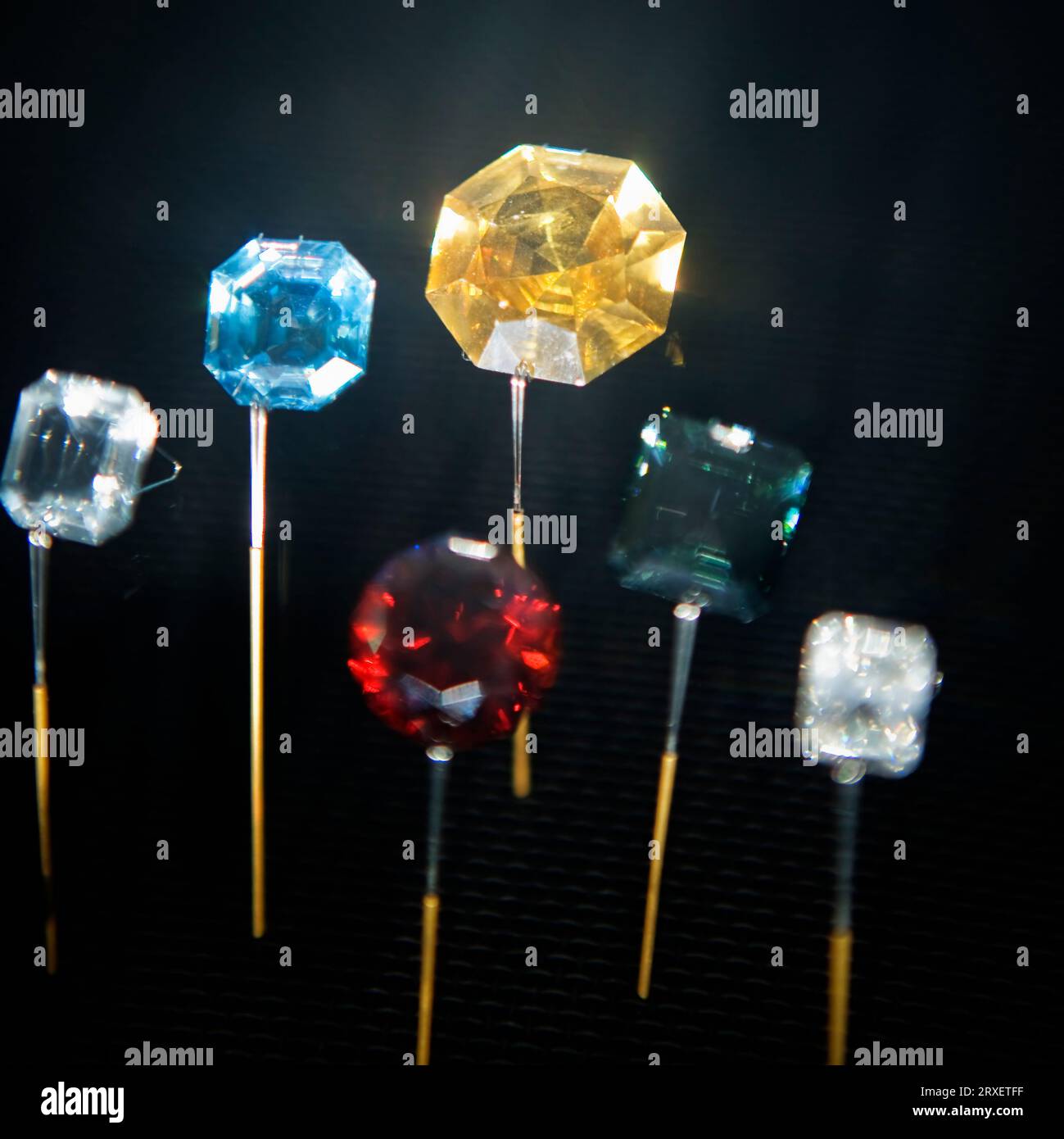 Gem display hi-res stock photography and images - Alamy