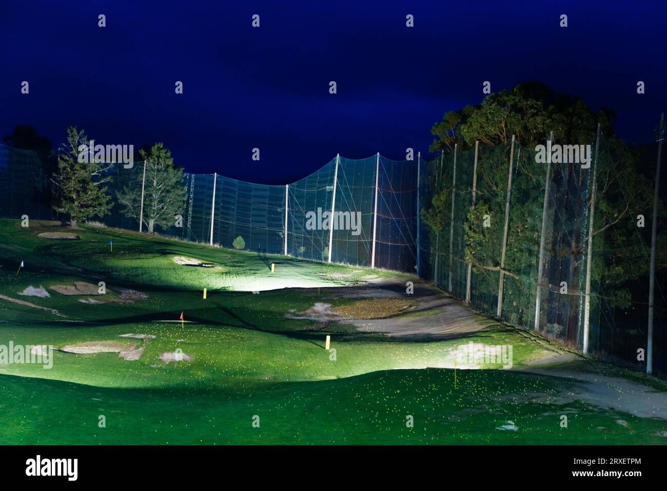 Night golf driving range hi-res stock photography and images - Alamy