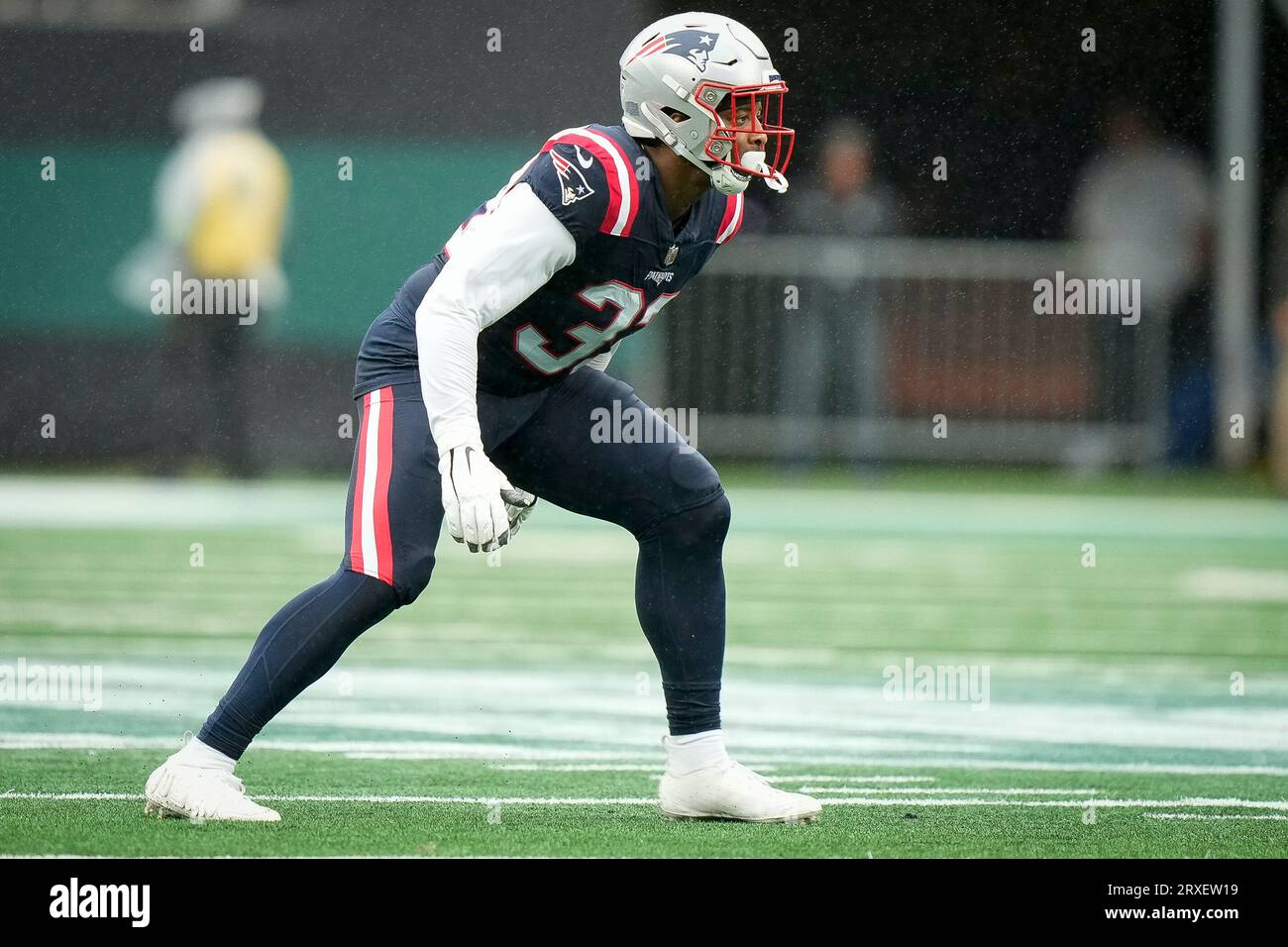 New England Patriots linebacker Anfernee Jennings (33) plays in an NFL ...