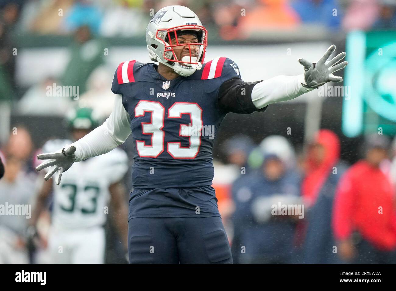 New England Patriots linebacker Anfernee Jennings (33) celebrates a ...