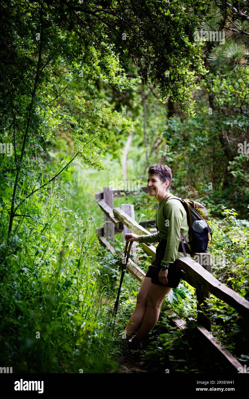 Vertical hiking trail taking hi-res stock photography and images - Alamy