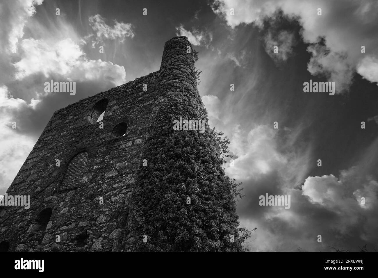 Carn brea tin mining hi-res stock photography and images - Alamy