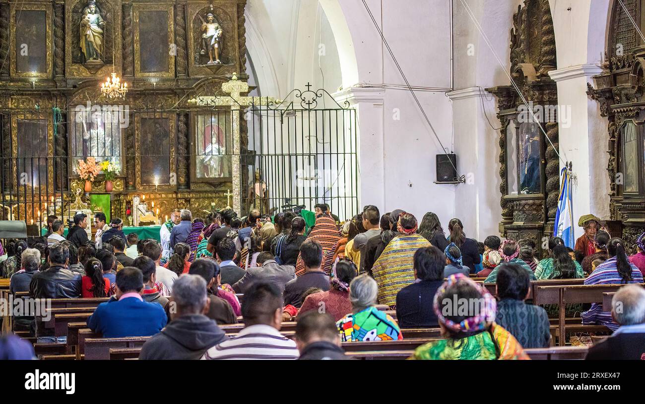 Mass graduation hi-res stock photography and images - Alamy