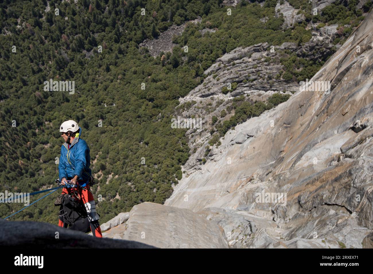 Yosemite rappelling hi-res stock photography and images - Alamy