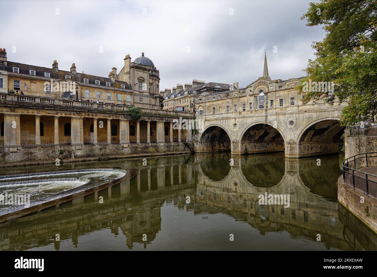 Pulteney bridge flowers hi-res stock photography and images - Alamy
