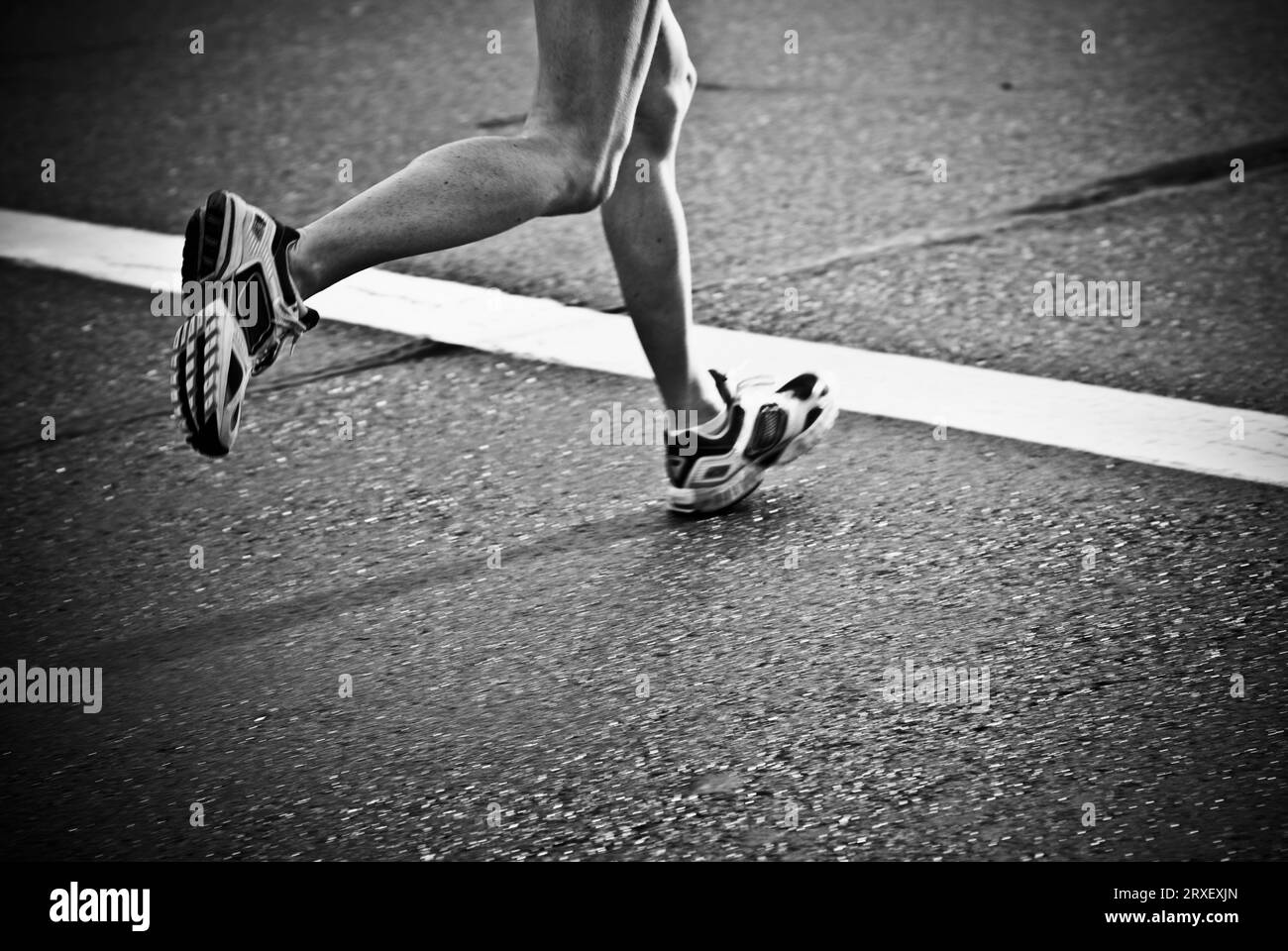 Running in 10k Black and White Stock Photos & Images - Alamy