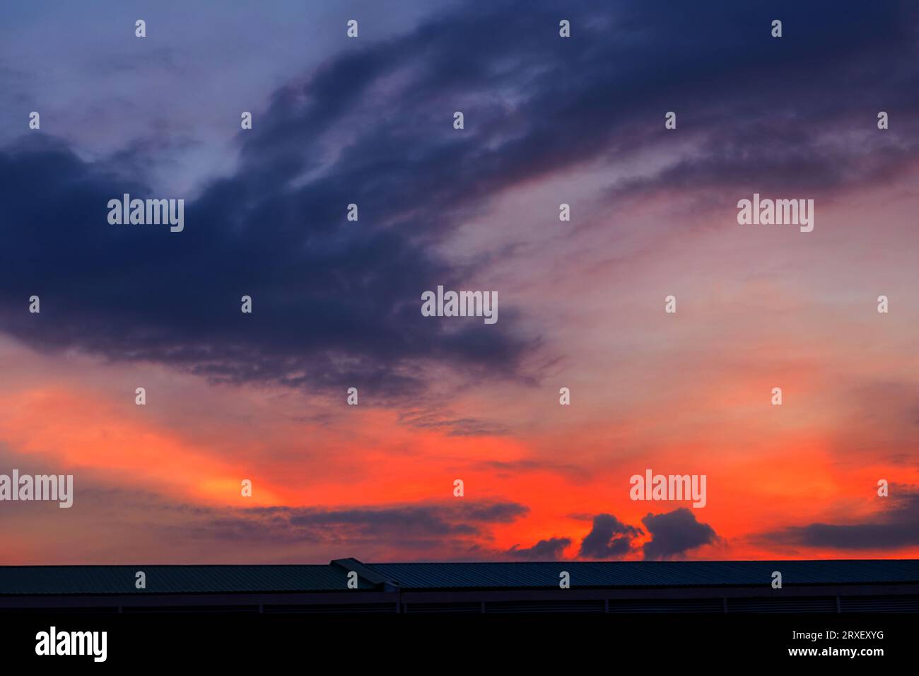 Vivid dramatic sky hi-res stock photography and images - Alamy