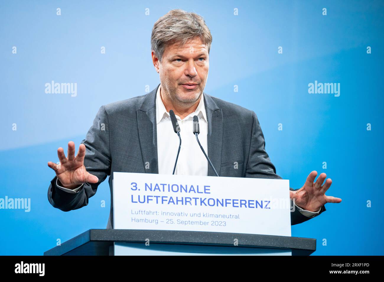 Hamburg, Germany. 25th Sep, 2023. Robert Habeck (Bündnis 90/Die Grünen ...