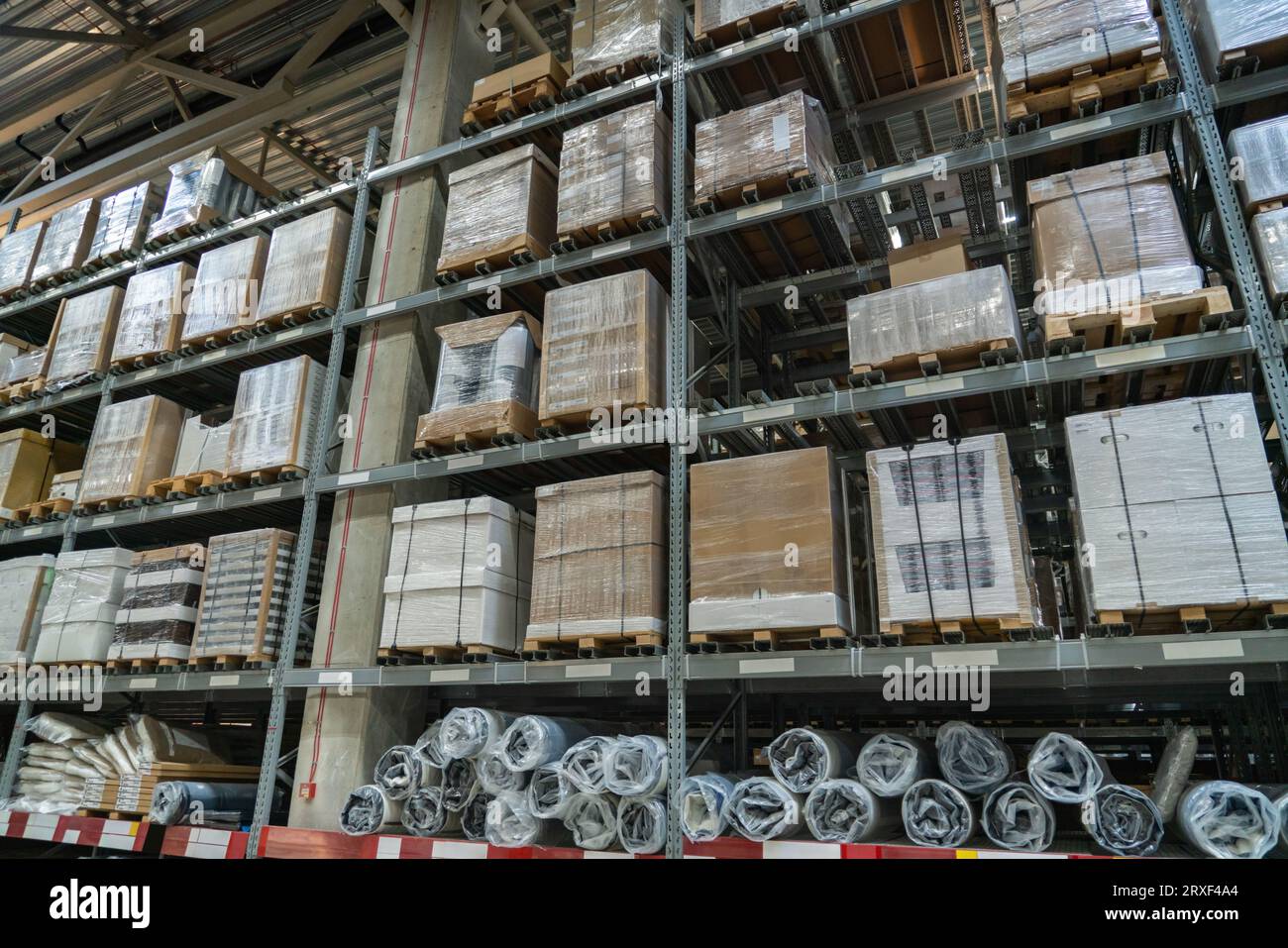 Hardware store interior hi-res stock photography and images - Alamy
