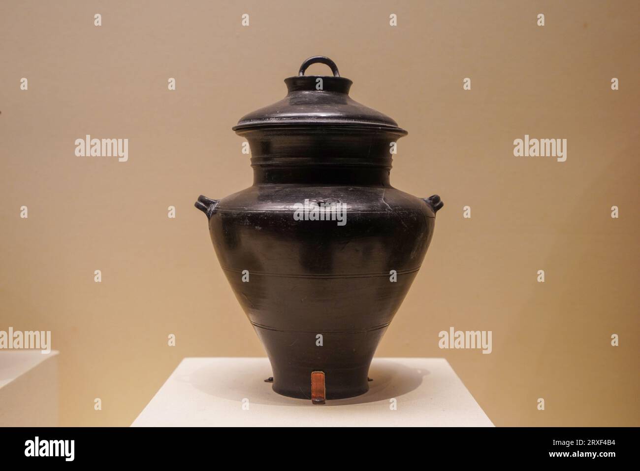 Black pottery china longshan culture hi-res stock photography and ...