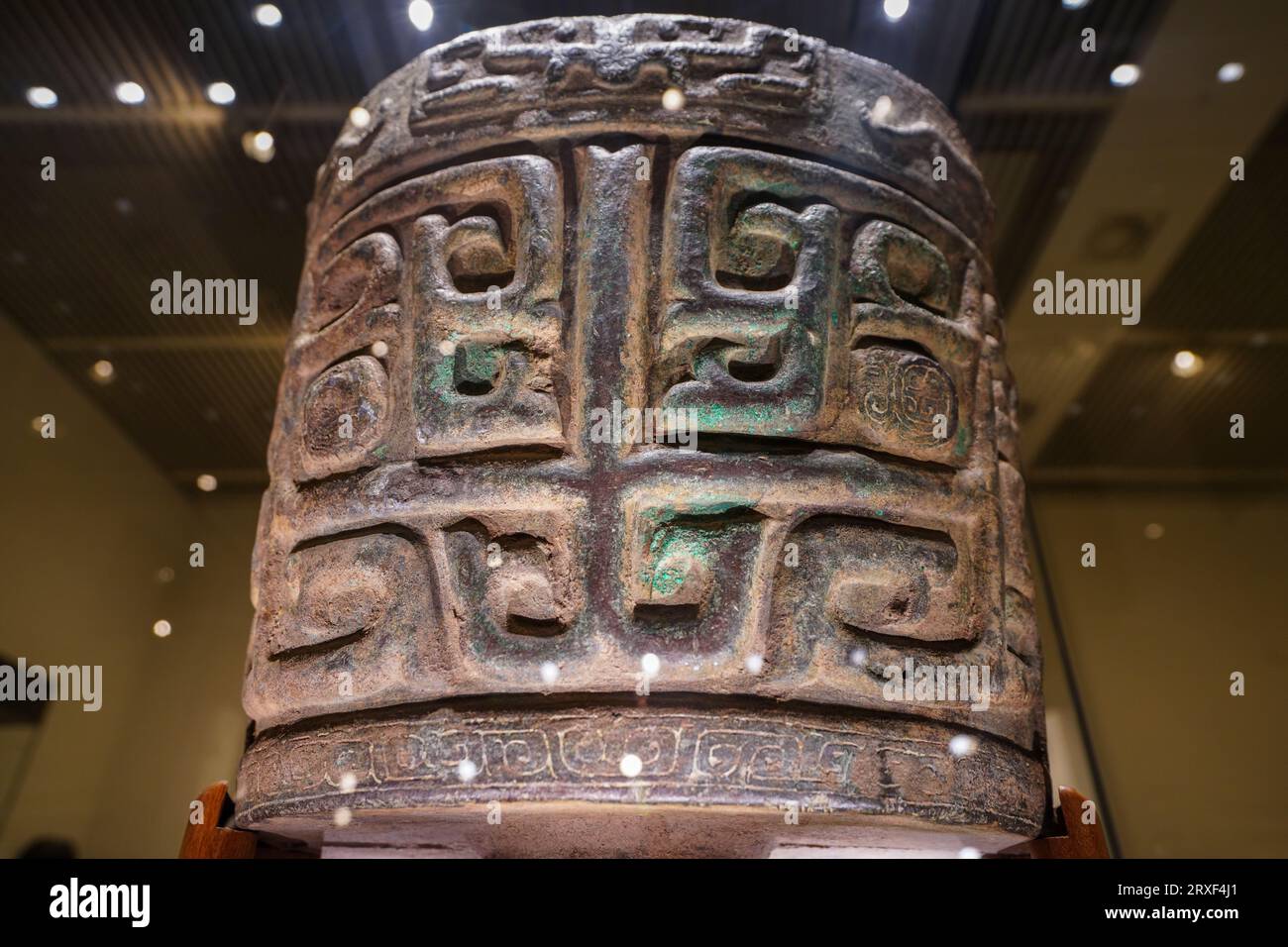 Shang dynasty instruments hi-res stock photography and images - Alamy