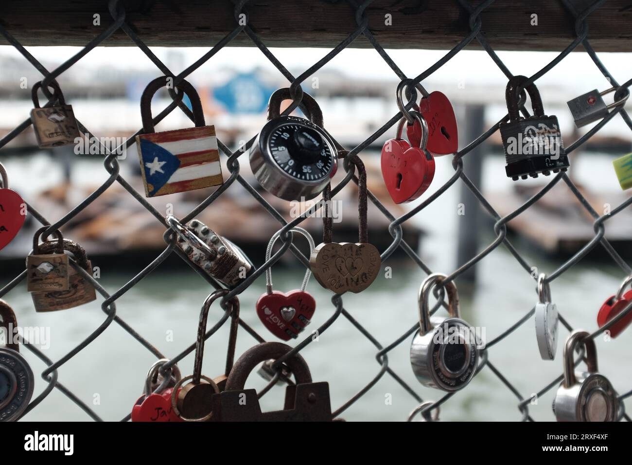 Loving padlock hi-res stock photography and images - Alamy