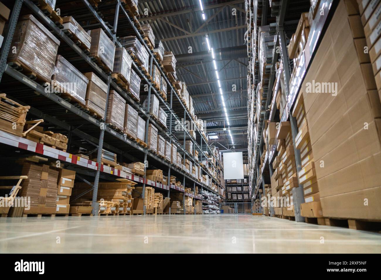 Self-service warehouse in a hardware store Stock Photo - Alamy