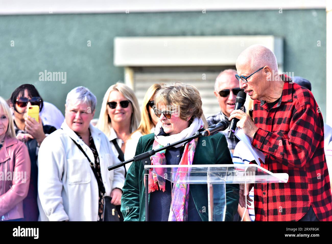 Brenda Blethyn and Ray Laidlaw of Lindisfarne open the Ray Lonsdale ...