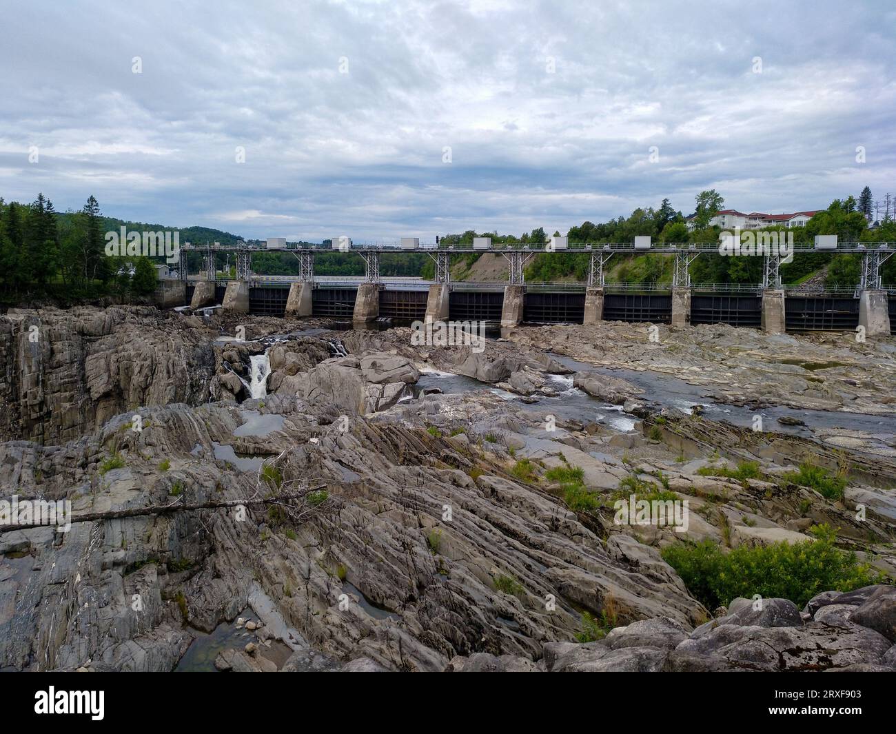 Angle dam hi-res stock photography and images - Alamy
