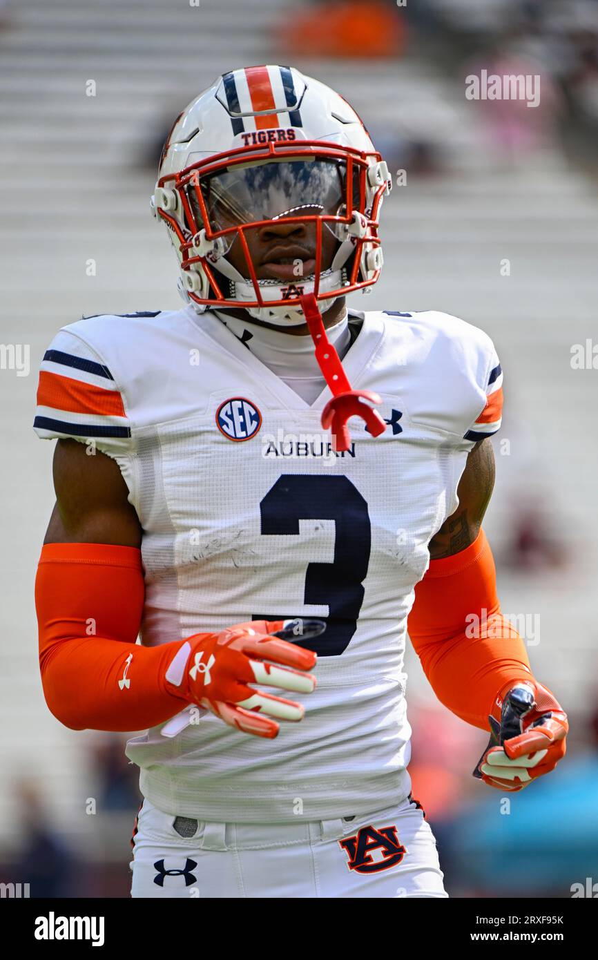 COLLEGE STATION, TX - SEPTEMBER 23: Auburn Tigers cornerback Kayin Lee ...