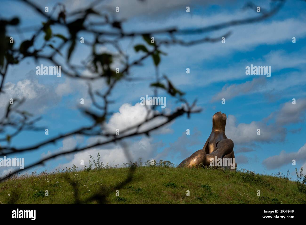Henry Moore, 'Large Reclining Figure' 1983-84 (LH 192b), bronze.Henry Moore Foundation Stock ...