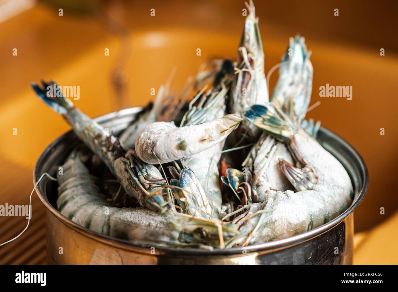 Defrosting fish hi-res stock photography and images - Alamy