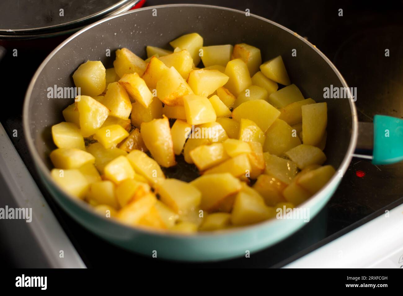 Golden brown potato hi-res stock photography and images - Alamy