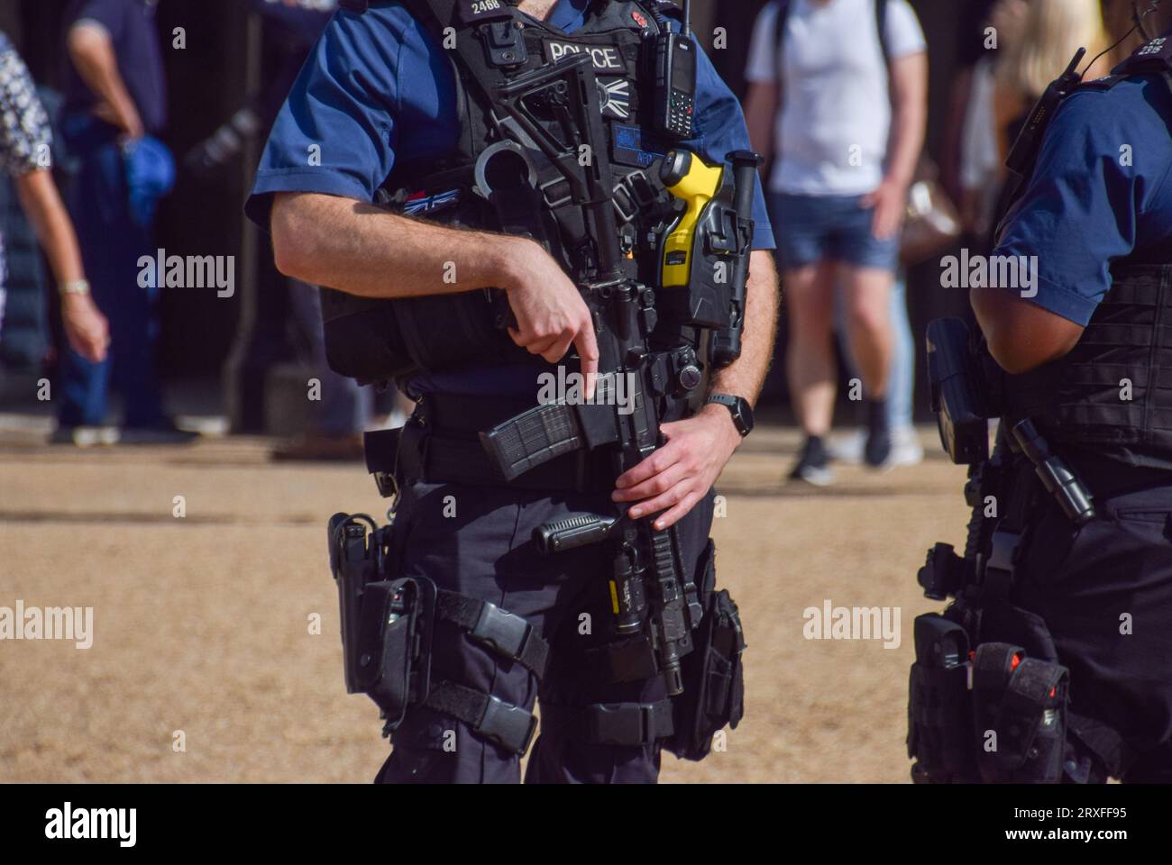 Uk and firearms officer specialist hi-res stock photography and images ...