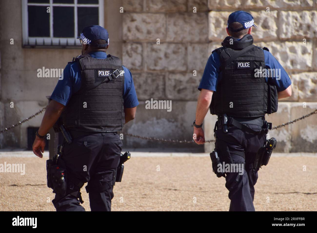 Uk and firearms officer specialist hi-res stock photography and images ...