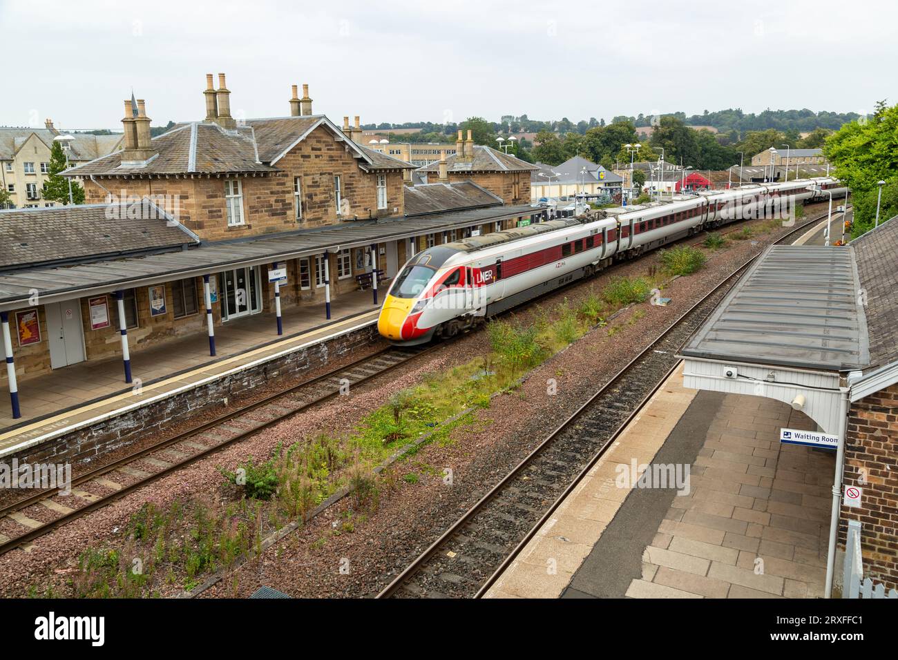 The fife coast by train hi-res stock photography and images - Alamy