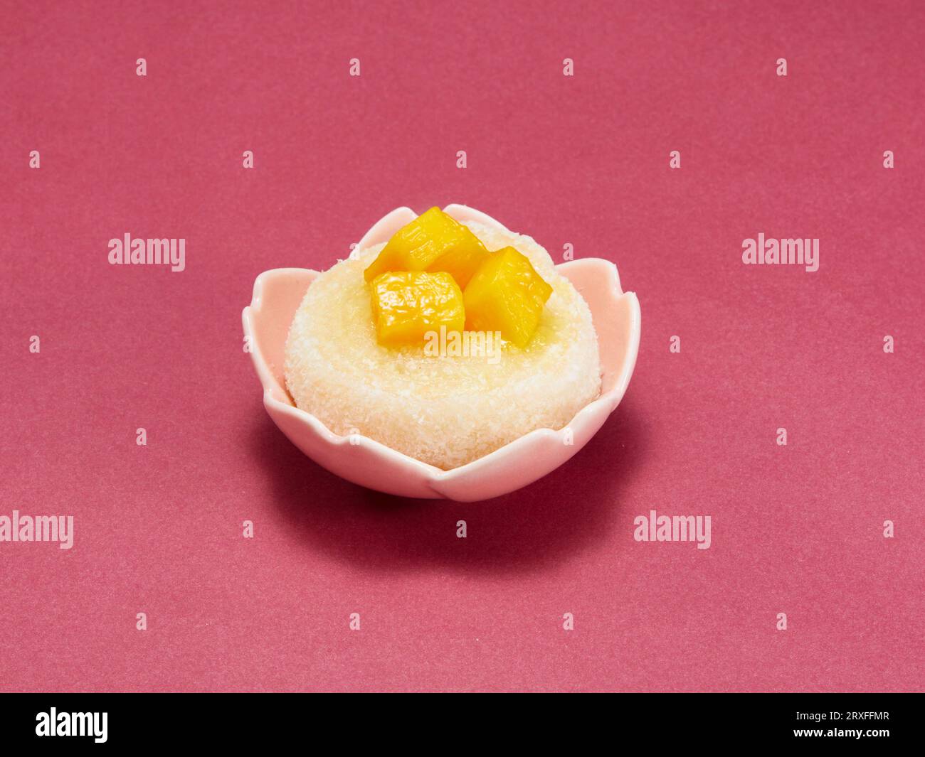 Daifuku,Japanese confectionery Ichigo Daifuku, small round glutinous ...