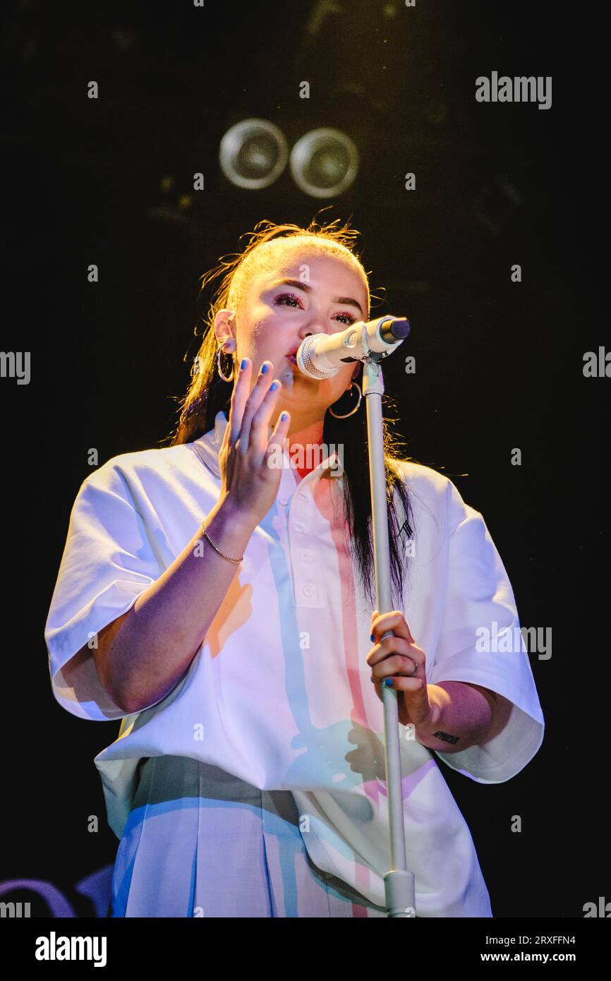 Lauren spencer smith performance hi-res stock photography and images ...