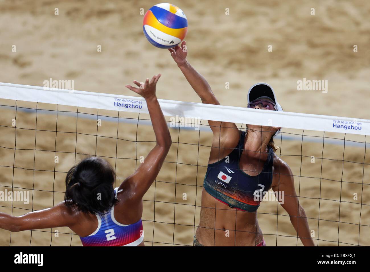 Ningbo, China's Zhejiang Province. 25th Sep, 2023. Mizoe Sayaka (R) of ...
