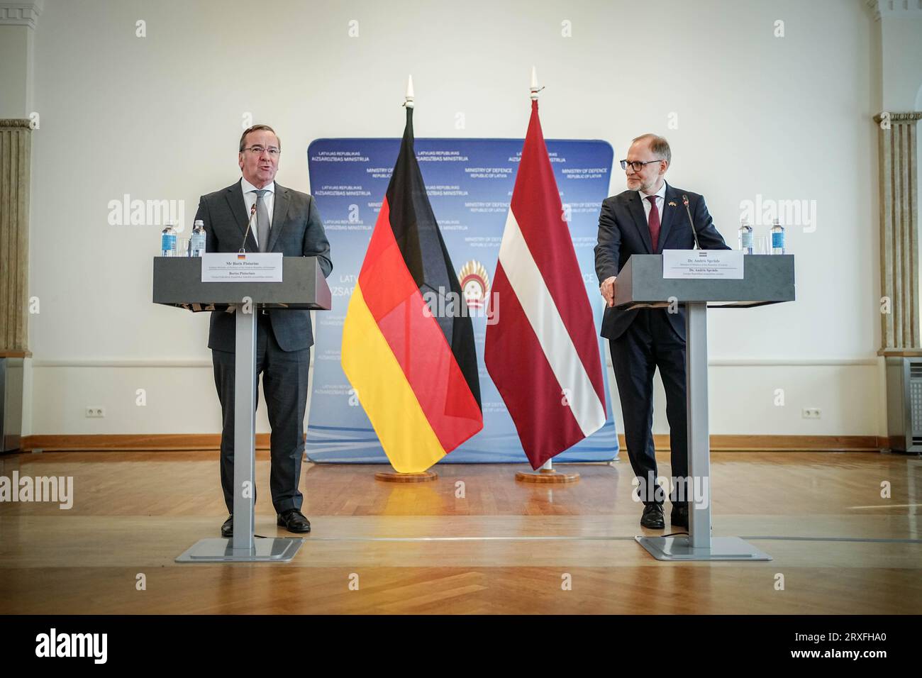 Riga, Latvia. 25th Sep, 2023. Boris Pistorius (SPD, l), German Minister ...