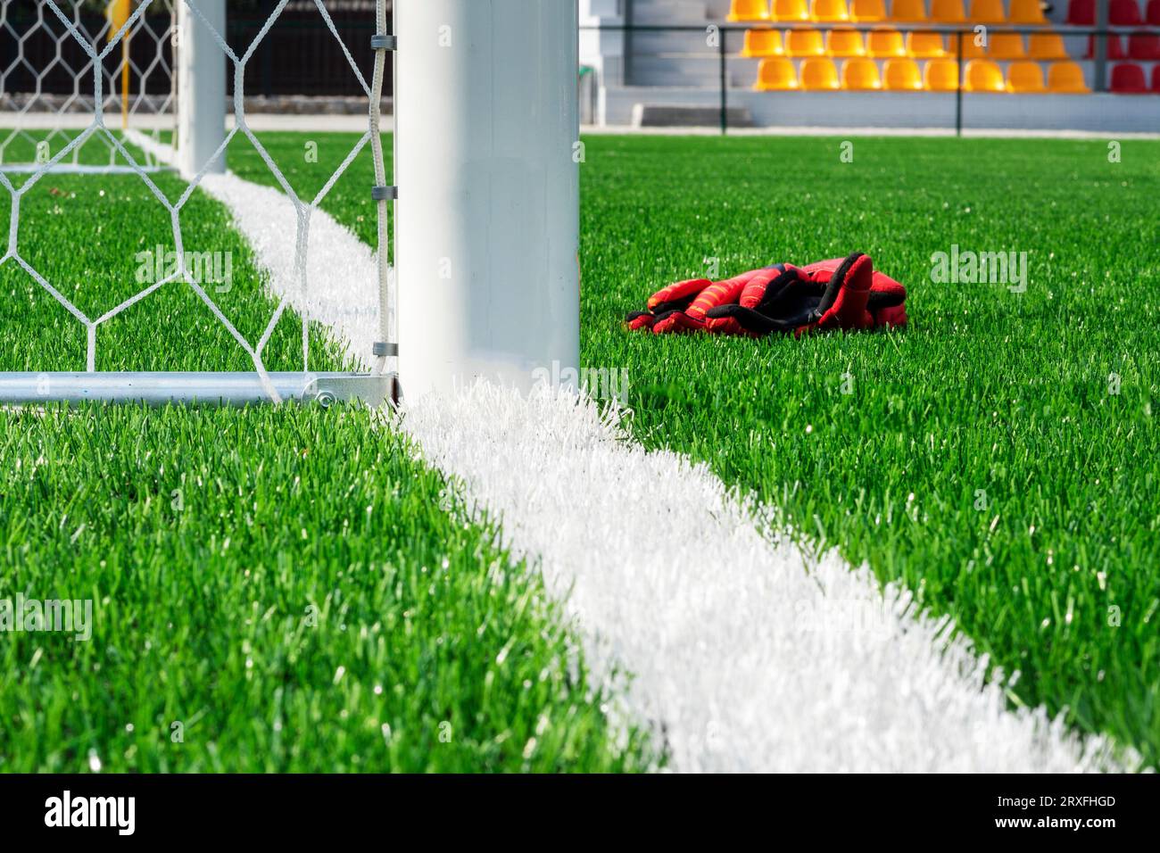 Side netting football hi-res stock photography and images - Alamy