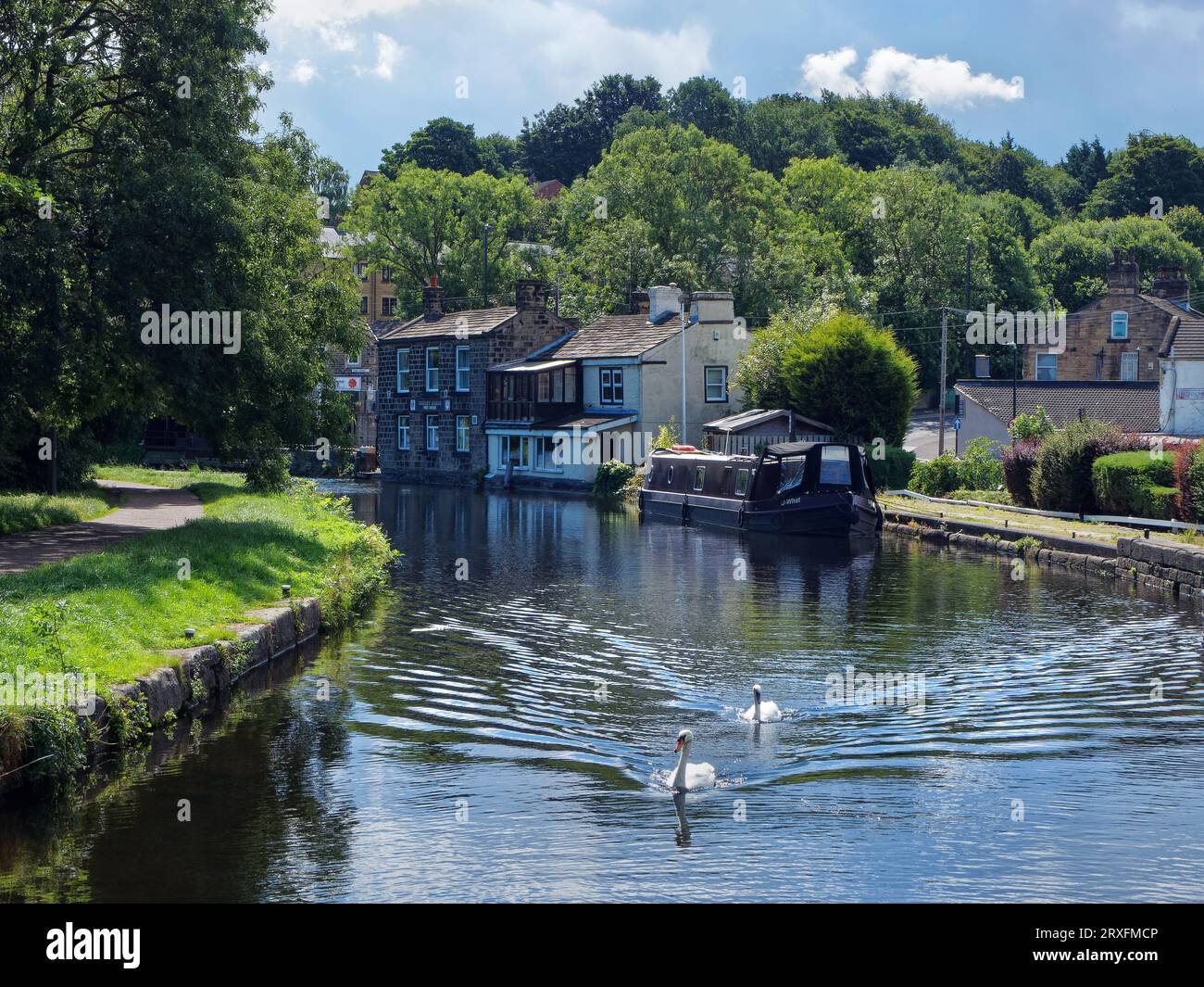 Rodley barge pub hi-res stock photography and images - Alamy