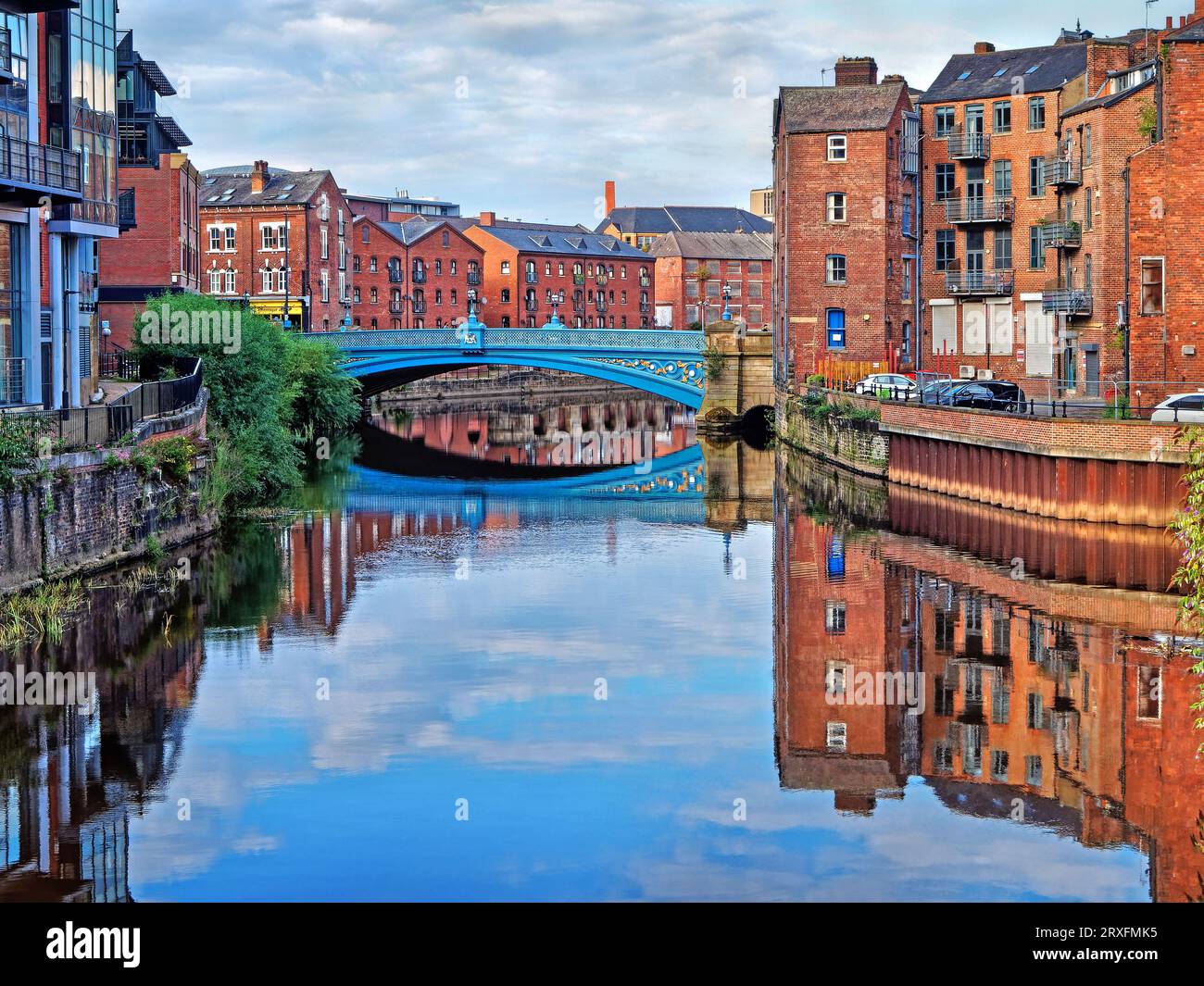 Leeds city coat of arms hi-res stock photography and images - Alamy
