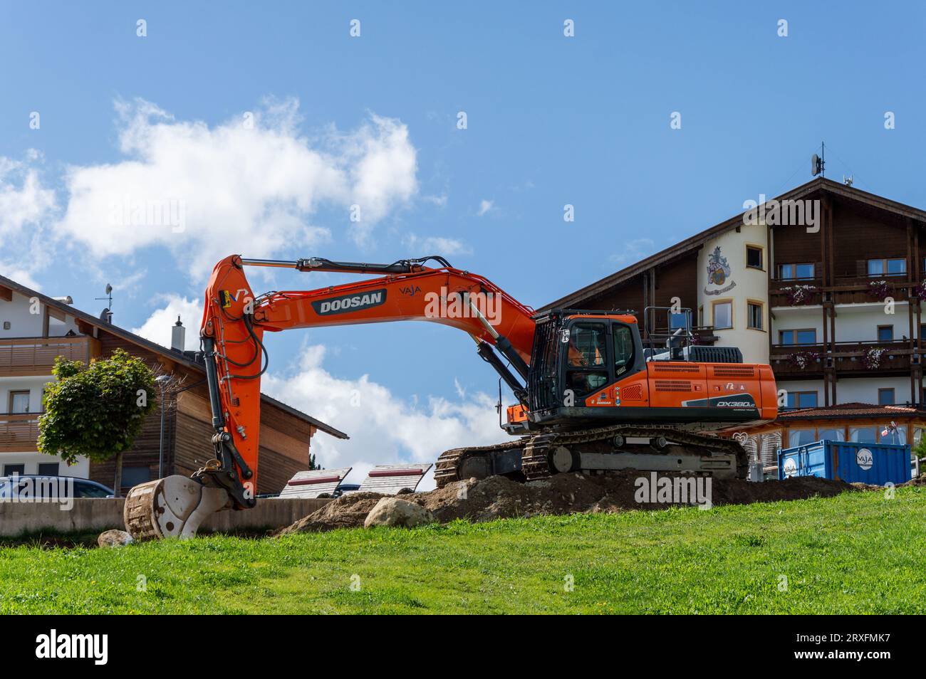 DOOSAN DX245NHD-7 excavator works in Meransen on road construction ...