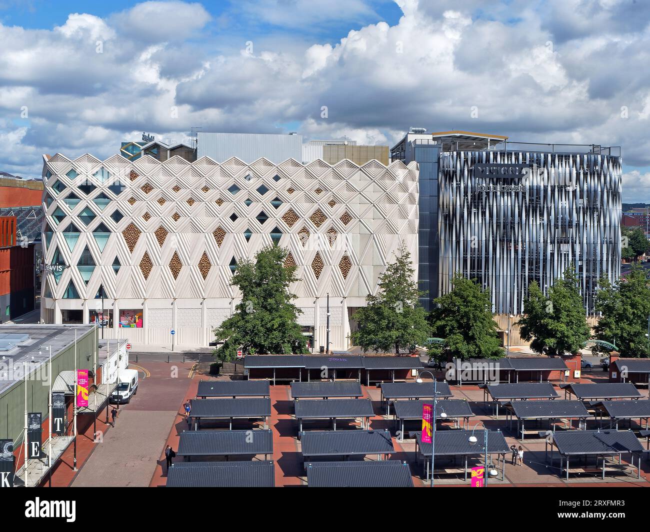 Leeds kirkgate outdoor market hi-res stock photography and images - Alamy