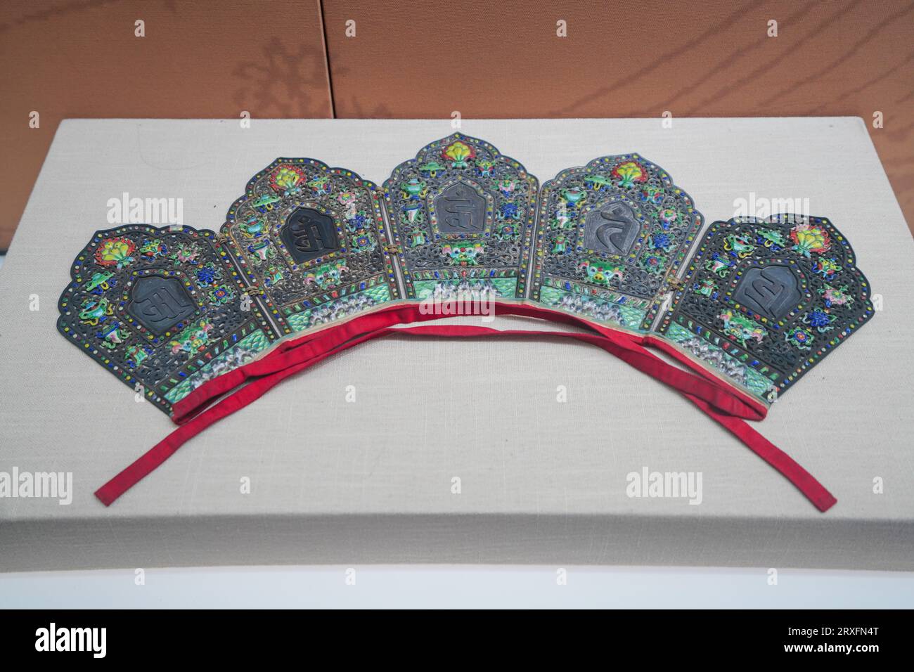 Five buddha crown hi-res stock photography and images - Alamy