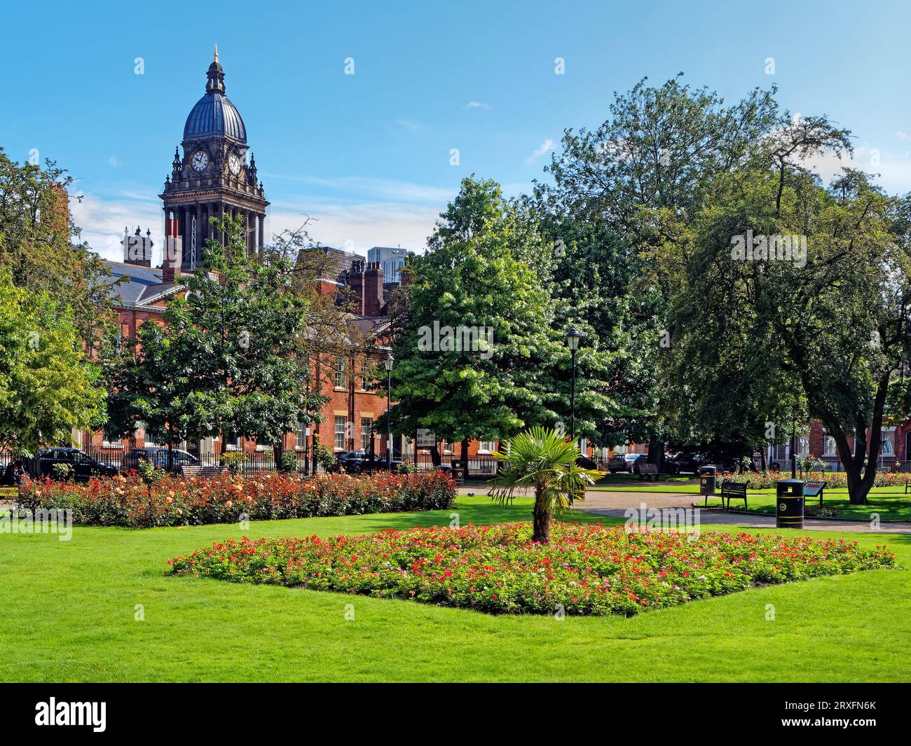 Leeds headrow house hi-res stock photography and images - Alamy