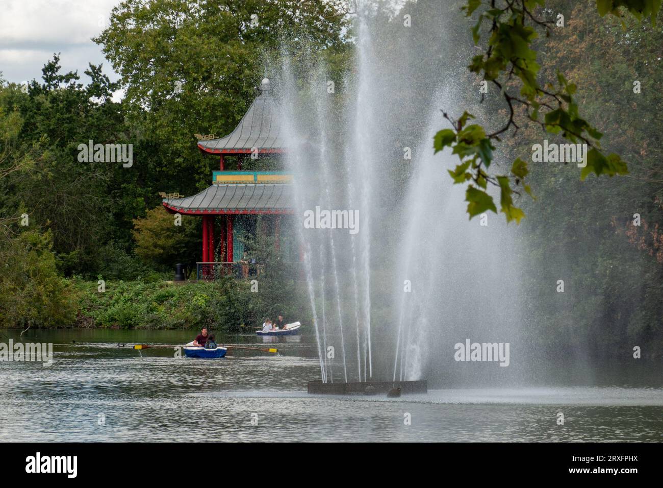 Victoria Park lake Chinese Pagoda Stock Photo - Alamy