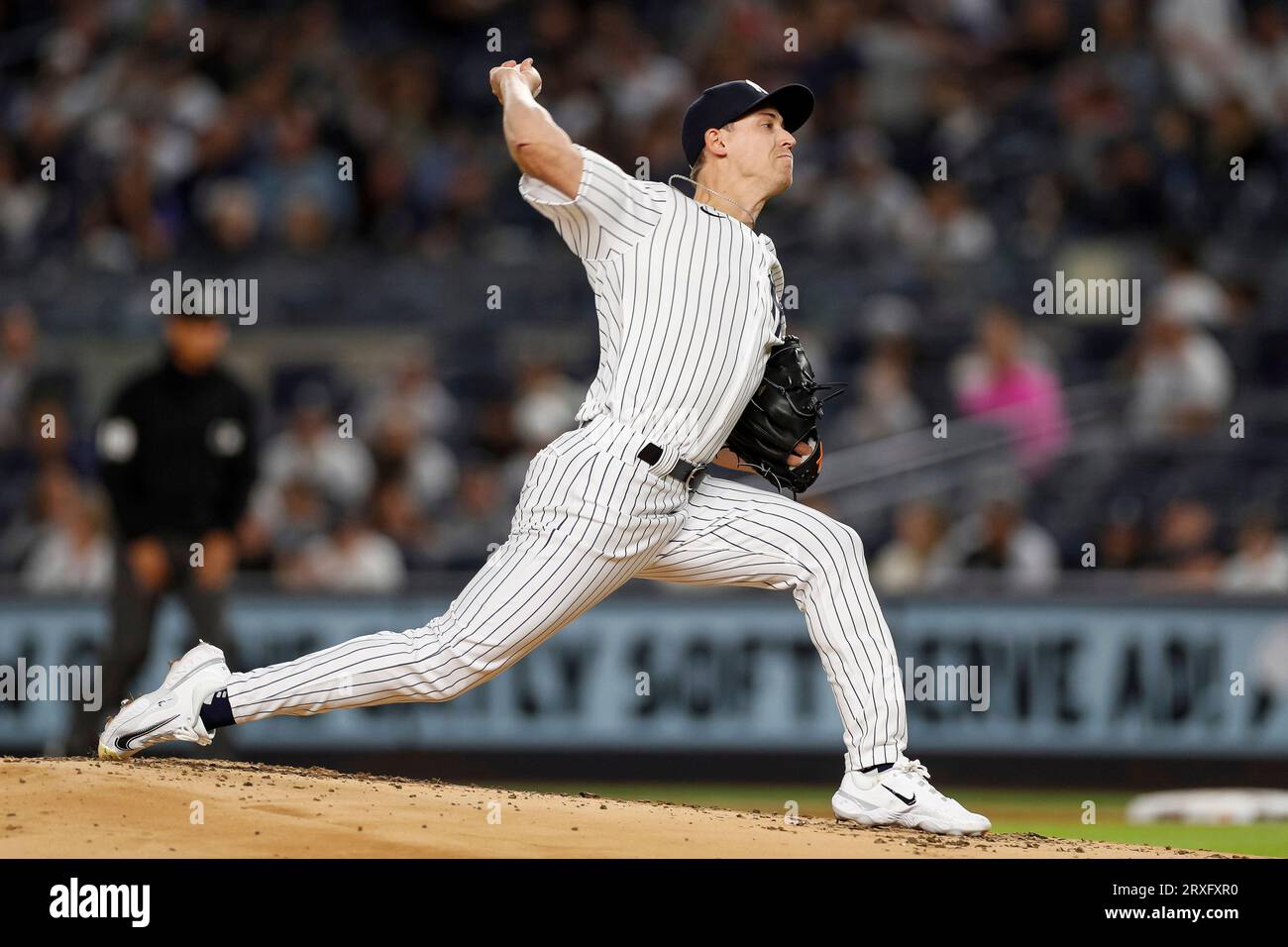 BRONX, NY - SEPTEMBER 22: New York Yankees starting pitcher Luke Weaver ...