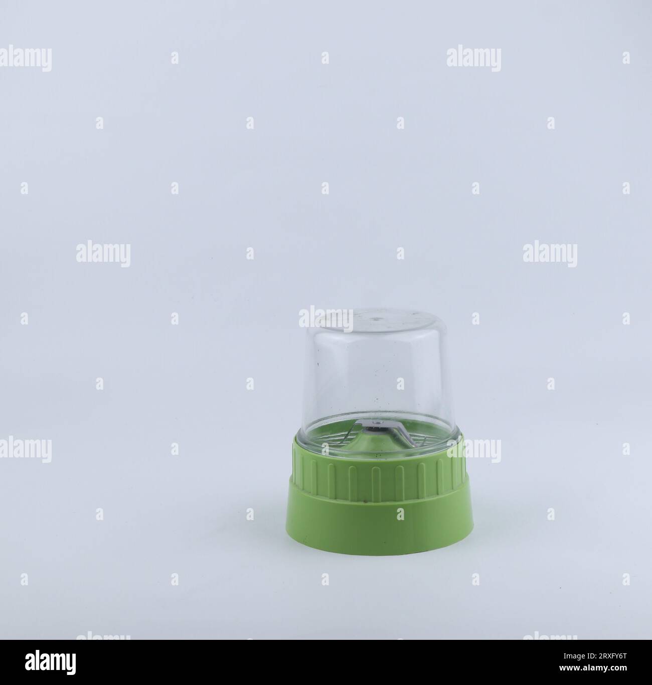 green blender isolated on a white background Stock Photo - Alamy