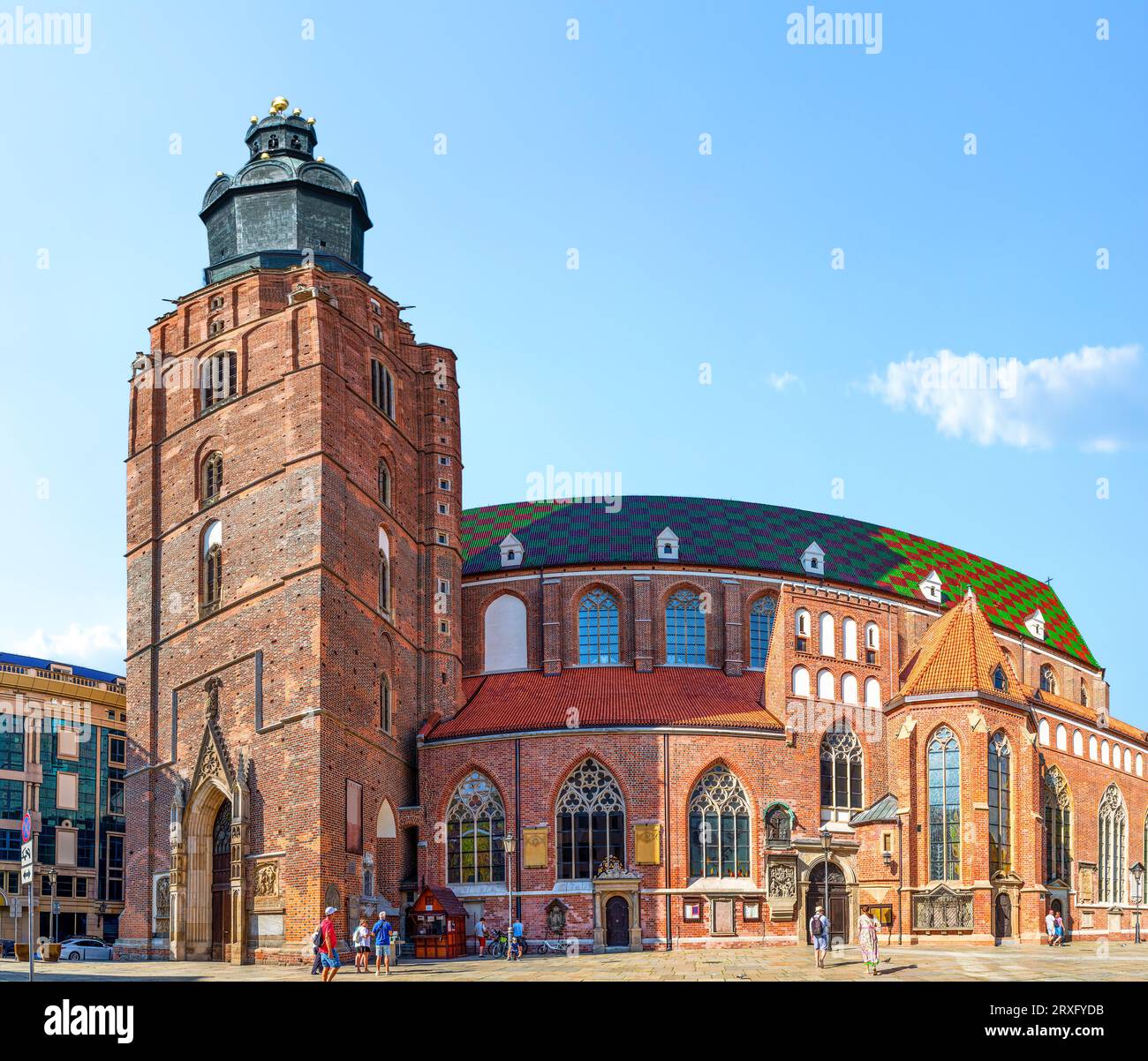 Old town market square and st elizabeth church hi-res stock photography ...