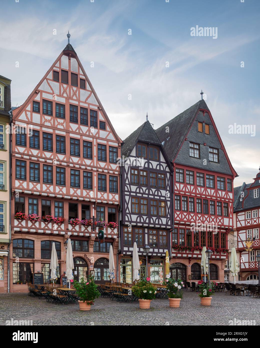 Beautiful half-timbered buildings at the Market Square in Frankfurt ...